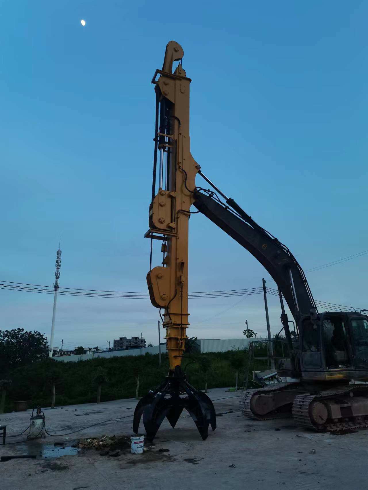 Komatsu PC360 Clamshell Telescopic Arm 25 Meters Multipurpose