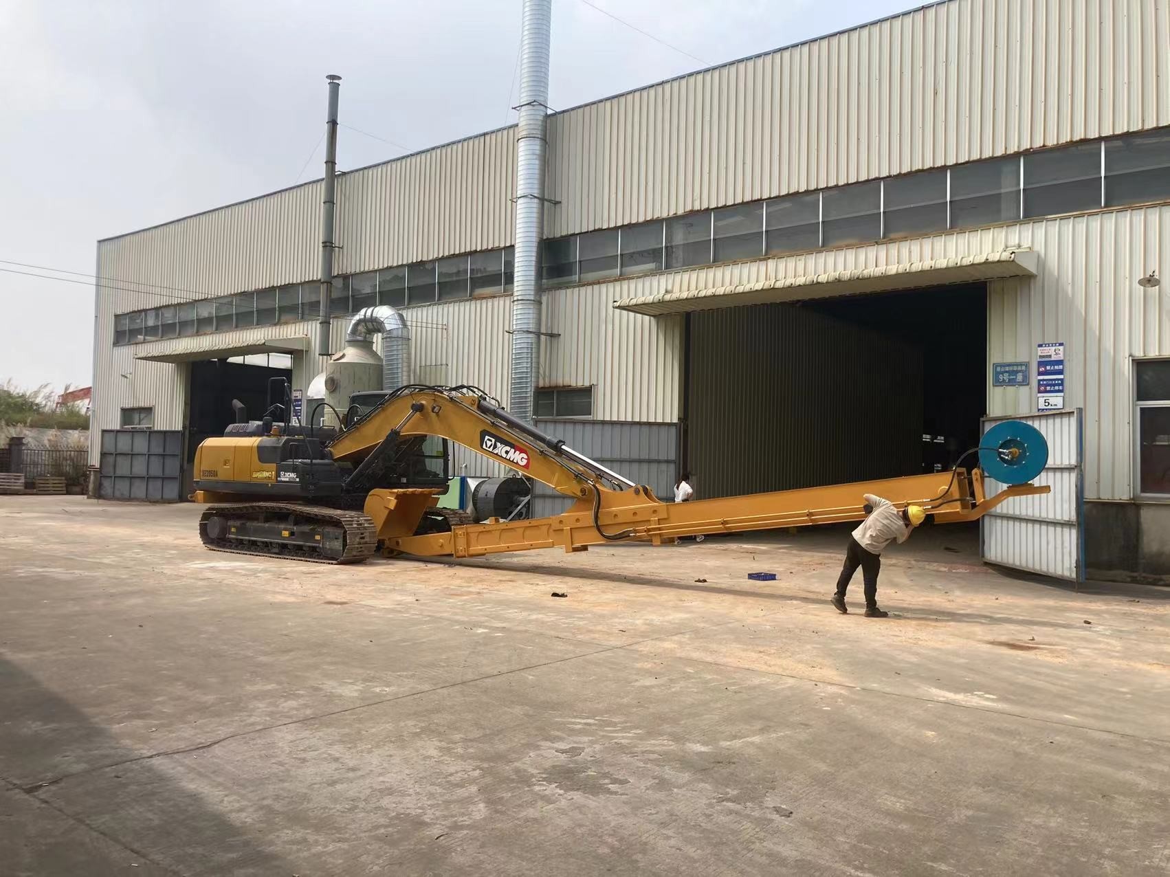 Practical 14m Telescopic Excavator Arm , Hitatchi ZX200 Construction ...